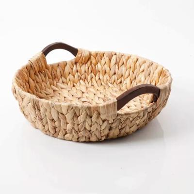China Hot Sale Handmade Natural Water Hyacinth Tray with Handle Woven Basket Rattan Woven Basket for sale