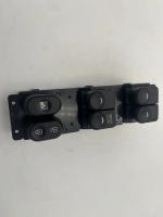 China Stamping Process Left Front Power Window Switch Glass Lift Switch OEM 93570-1r111935701r111 for sale