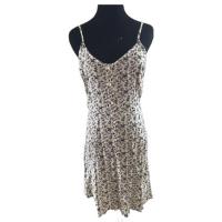 China Fashion Polyester Elegant Floral Spaghetti Strap Summer Dress for sale