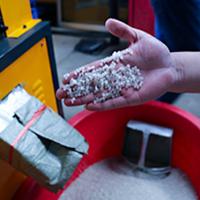 China pp pe film recycle plastic granules pe granulator making machine for sale