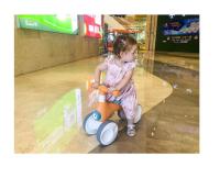 China Plastic 4-Wheel Children Balance Bike with Music Light Bubble 30kg Max Load for sale