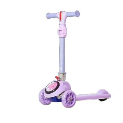 China Kids 3 Wheel Ride On Scooter Folding Car with Silent Flashing Color Wheel PP Material 63x57x49cm for sale