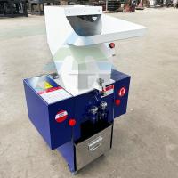 China Recycle Waste Plastic Bottles with 300-350 kg/h Capacity Single Shaft Crusher Machine for sale