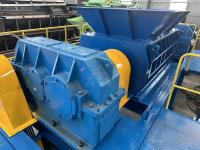 China Plastic Shredder Machine Hydraulic Wood Scrap Double Shaft Shredder for Organic Waste for sale