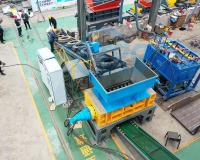 China Recycling Industry Tire Shredder Machine for Wire Tires 2200 kg Weight Durable Design for sale