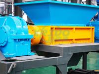 China Supply Waste Tire Drum Shredder Machine Two Shaft Type Tire Crusher Waste Rubber Tyre for sale