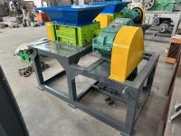 China Hydraulic Small Double Shaft Shredder for Plastic Mini Metal Cardboard 5000KG Weight for sale