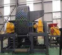 China 2-3tons Capacity High Productivity Tire Shredding Crusher Machine for Scrap Tire Recycling for sale