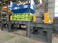 China Rubber Metal Shredder Plastic Recycling Machine with and Small Scraps Weight T of 2.5 for sale