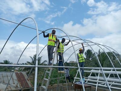 China Greenhouse Polycarbonate Green House Metal Frame Fruits With Ventilated PC Board for sale