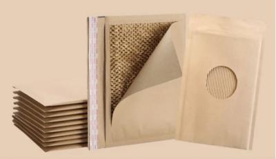 China Kraft Paper Compostable Bubble Mailers Eco Friendly Strong Adhesive for sale