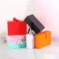 China Custom Luxury White Folding Magnetic Large Size Skin Care/Shoes/Clothing Packaging Paper Gift Box Rigid Boxes Packaging for sale