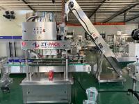 China 5000bph Twist Off Screw Cap Sealing Machine Stainless Steel Bottle Cap Tightener for sale