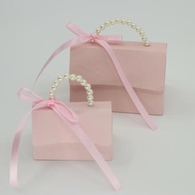 China Delicate Valentine'S Day Candy Wedding Gift Box Packaging With Handle And Ribbon for sale