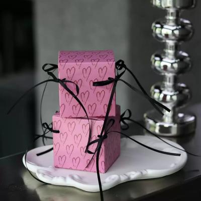 China Custom Pink Wedding Candy Box Chocolate Bread Box Bow Gift Folding Box Wedding Table Candy for sale