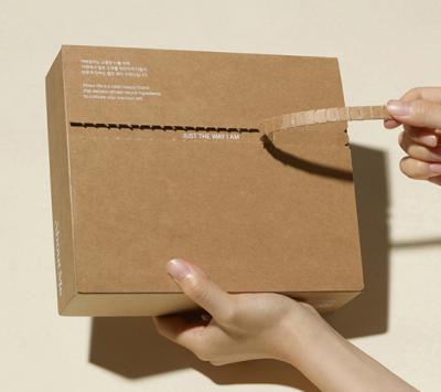 China Packaging Boxes for Cosmetics Jewelry Clothing and More Customizable with Logo Colors for sale