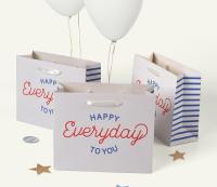 China Customized White Card Reusable Paper Bag Banquet Birthday Gift Paper Color Printing Clothing Tote Bag for sale