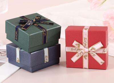 China Custom Rigid Jewelry Gift Box With Rose Decoration For Love Themed Gifts for sale