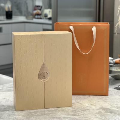 China Luxury Custom Wine Gift Boxes With Magnetic Closure Rigid Packaging For Red Wine Champagne for sale