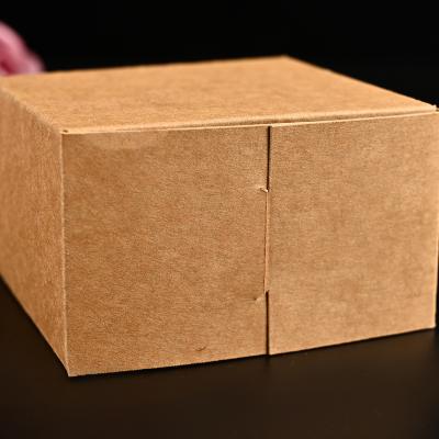 China Convenient Folding Kraft Paper Cake Box Food Grade Material For Cupcakes And Desserts for sale