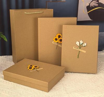 China Custom Large Kraft Paper Gift Box For Clothing Scarf  Birthday Packaging Box With Lid Simple Design With Custom Logo for sale