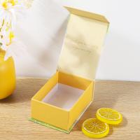 China Custom Magnetic Flip Top Gift Box for Perfume Kraft Paper for sale