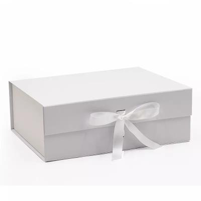 China Custom Logo White Cardboard Flip Top Gift Box for sale