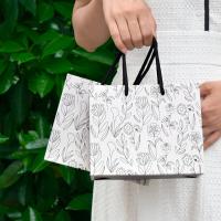 China Customizable Kraft Paper Gift Bag 18x7x15cm for sale