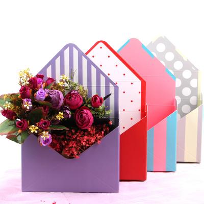 China Envelope Flower Box Creative Paper Gift Box Flower Gift Box Folding Hand Bouquet Envelope Box for sale