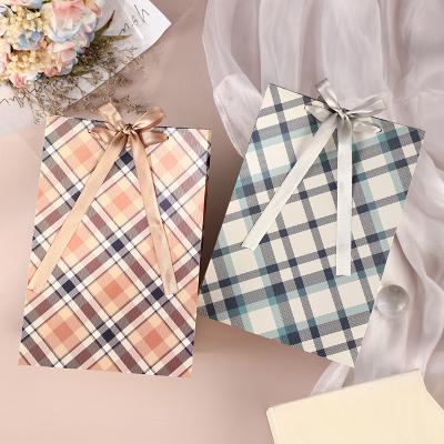 China Premium Plaid Gift Bags Set Christmas Valentines Luxury Packaging Custom Logo Printing for sale