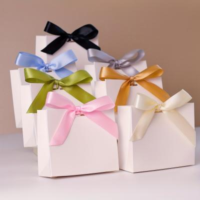 China Customizable Birthday Gift Bags with Colorful Ribbons for sale