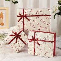 China Custom Clamshell Jewelry Gift Box with Bowknot Design for sale