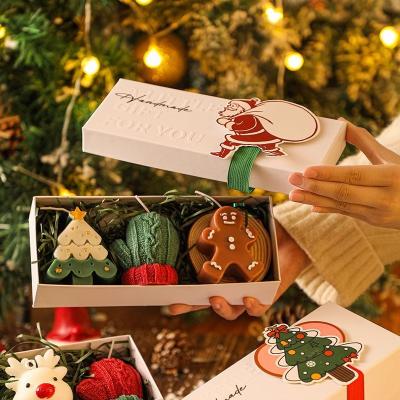 China Deer Christmas Scented Candle Gift Set Handmade Soy Wax Candles With Reindeer Santa Holiday Home Decor Practical Present for sale
