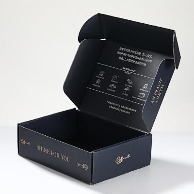 China Premium Thick Gift Box Customizable Apparel Mailer Box with Printing Hot Stamping UV for sale