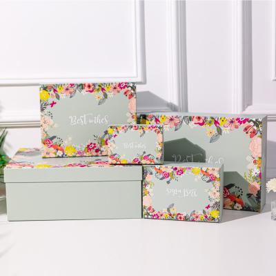 China New Custom Gift Box With Top And Bottom Cover For Holiday Party Gift Box For Shopping Mall Gift Packaging for sale