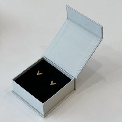China Custom Rigid Gift Box Paper Two Piece Flip Top Jewelry Gift Box For Necklaces And Bracelets for sale