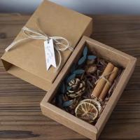 China Nordic - Style Artistic Retro Minimalist Ins Inspired Kraft Paper Birthday Gift Box With Dried Flowers for sale