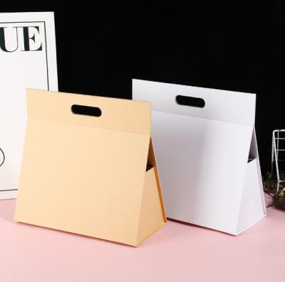 China Minimalist Gift Box Set One Piece Foldable Magnetic Packaging Premium Cardboard Festival Souvenir Boxes for sale