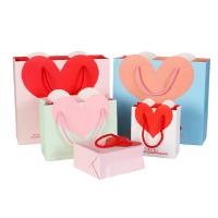 China Love Gift Bag Unique Design Gift Packaging Bag Birthday Paper Bag Jewelry Handbag for sale