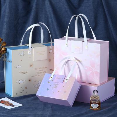 China Gift Box Set Valentines Day Surprise Packaging Handmade Pastel Printing Carry Handle Design Girlfriend Gift Box for sale