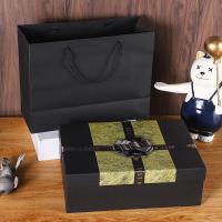 China Customizable Gold Foil Gift Box With Top And Bottom Lid For Fashionable Gift Packaging And Jewelry Gift Box for sale