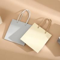China Customized Jewelry Box Paper Bag Gift Packaging Handbag Gift Paper Bag Packaging for sale