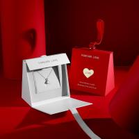 China Triangle Jewelry Box Valentines Day Watch Display Gift Storage Hand Held Design With Ribbon Handle for sale