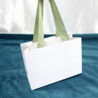 China New White Kraft Paper Packaging Bag Custom Tote Gift Handbag Jewelry Box Gift Bag for sale