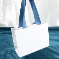 China New White Kraft Paper Packaging Bag Custom Tote Gift Handbag Jewelry Box Gift Bag for sale