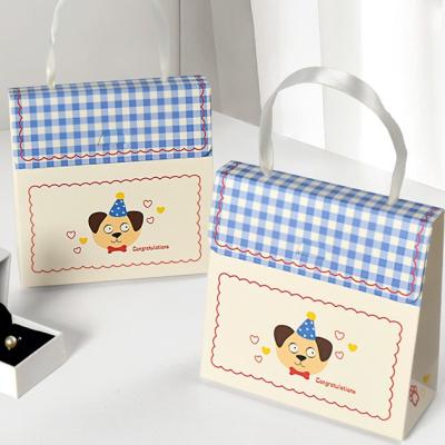 China Cartoon Hand-Held Gift Box Cute Cartoon Baking Cookies And Candies Folding Packaging Box for sale