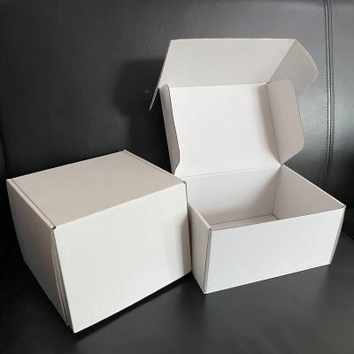 China White Square Corrugated Cardboard Boxes Custom Sizes Printed Packaging Boxes White Shipping Boxes for sale