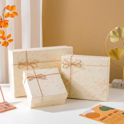 China Gift Box Set Birthday Valentines Day Cosmetic Packaging Perfume Lipstick Gift Boxes Rustic Twine Bow Design for sale