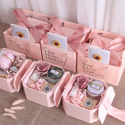 China Luxury Bridesmaid Gift Boxes Pink Floral Now Enjoy Your Life Sets Premium Bath Candle Collection Practical Wedding Party Favors for sale
