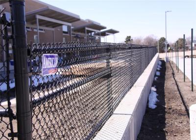 China Galvanized chain link fence and pvc coated chain link fence for sale